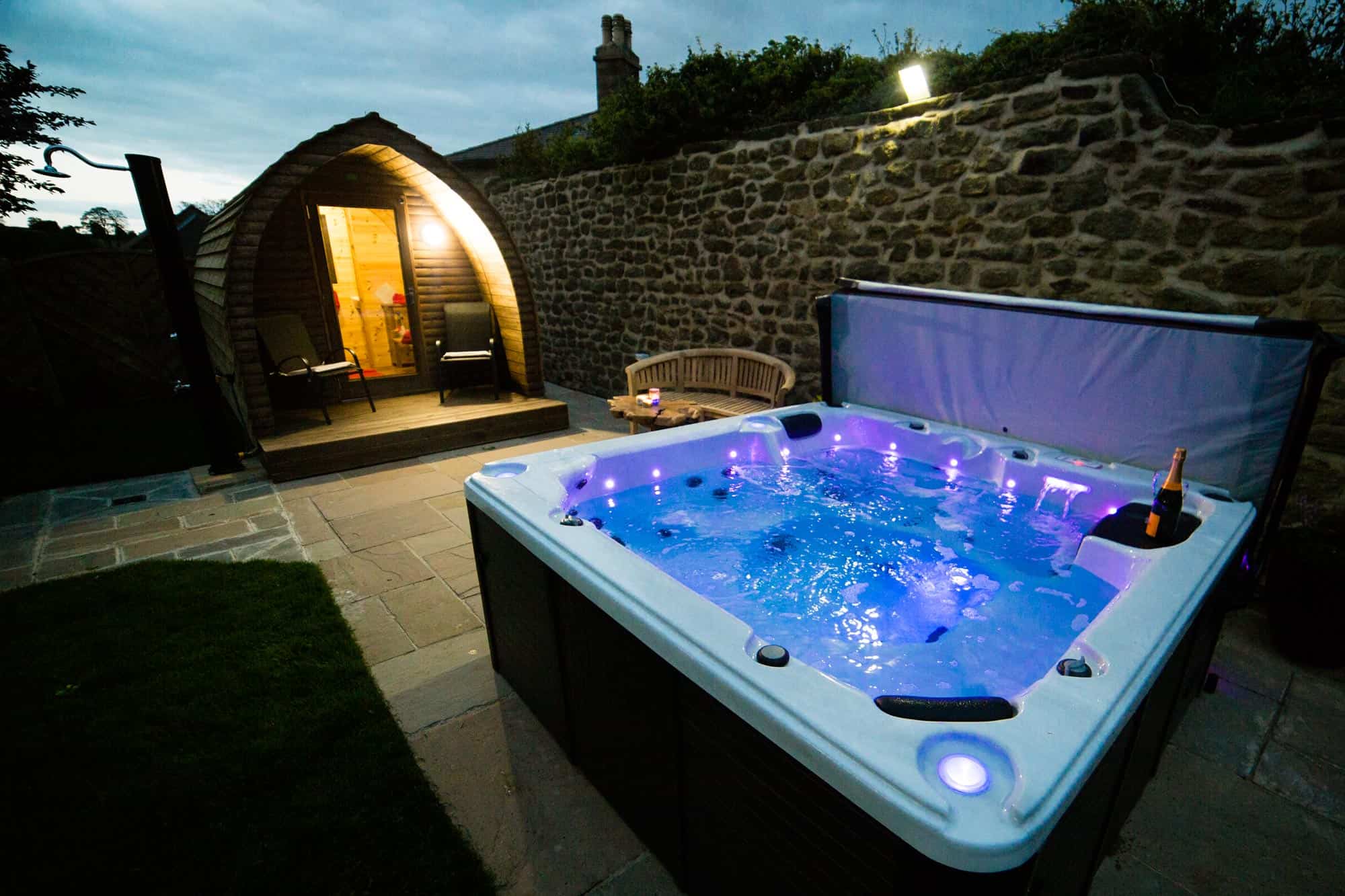 Mini Moon in the Peak District, Derbyshire : Dannah Farm